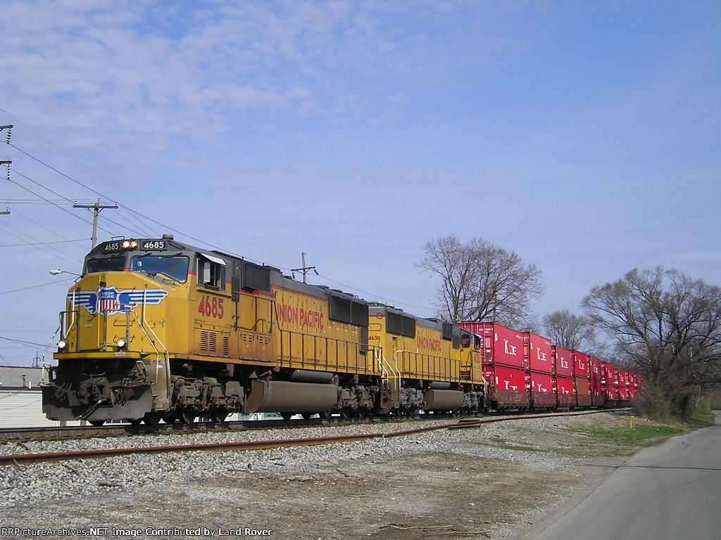 UP 4685 On NS 25 A Eastbound